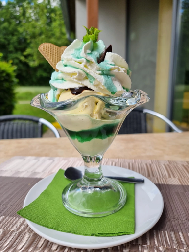 Strandhaus Birkach - Restaurant - Strandhaus direkt am Rothsee